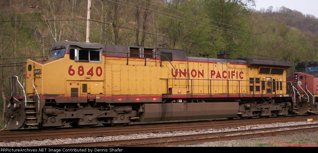 UP 6840 at Dickinson